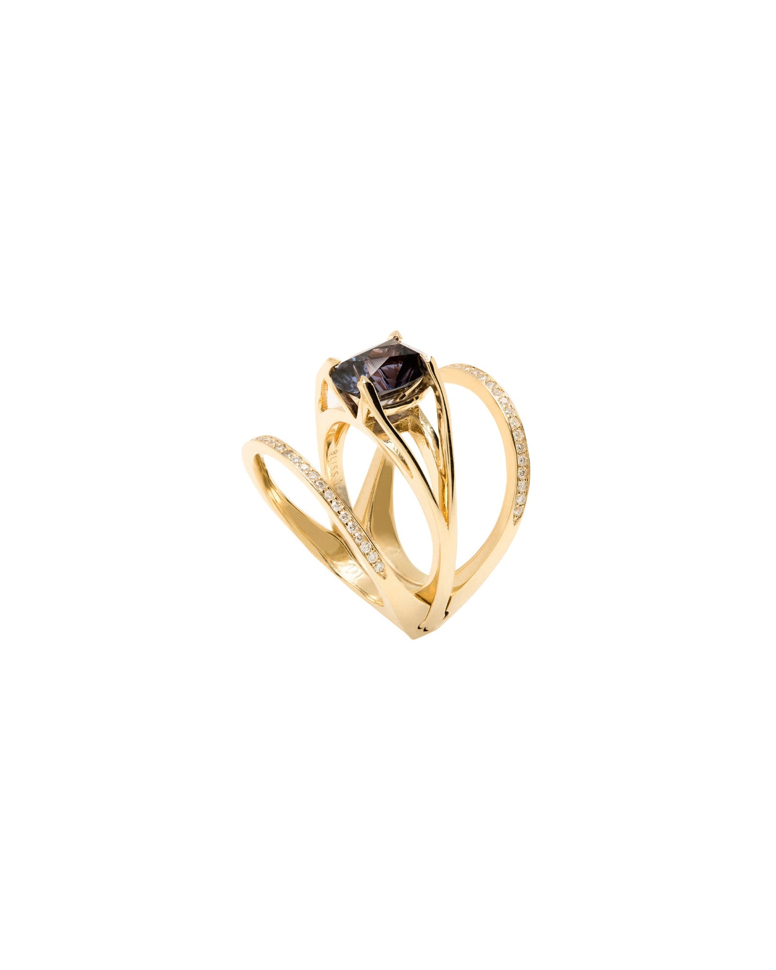 Elegant Acute 22mm Ring Set